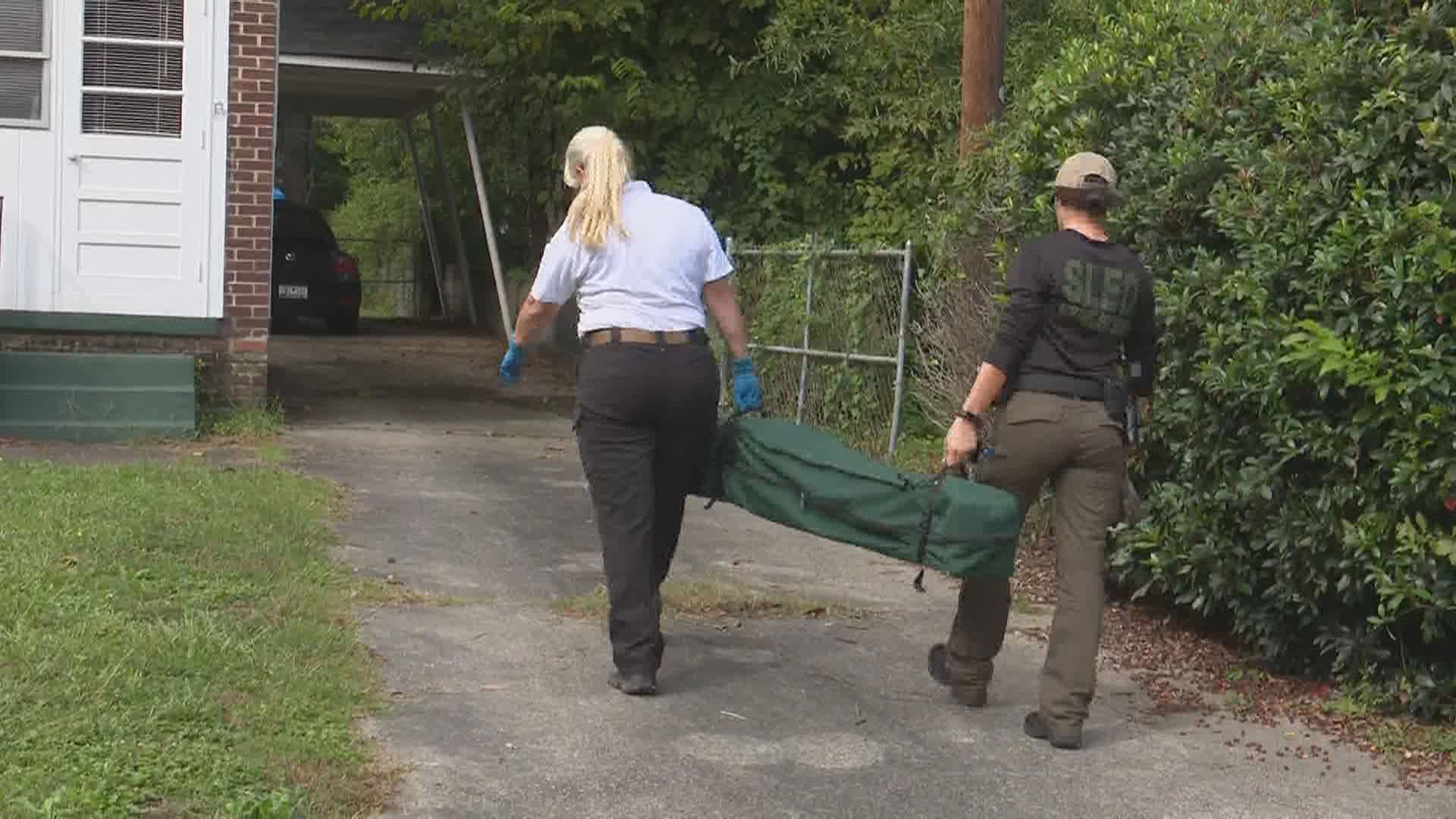 Police digging in backyard in downtown Columbia home | wltx.com