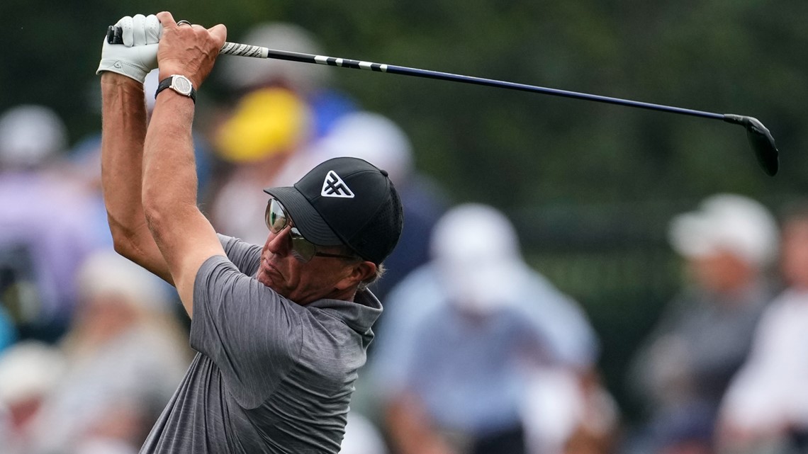 Mickelson back at the Masters after a year away from Augusta | wltx.com