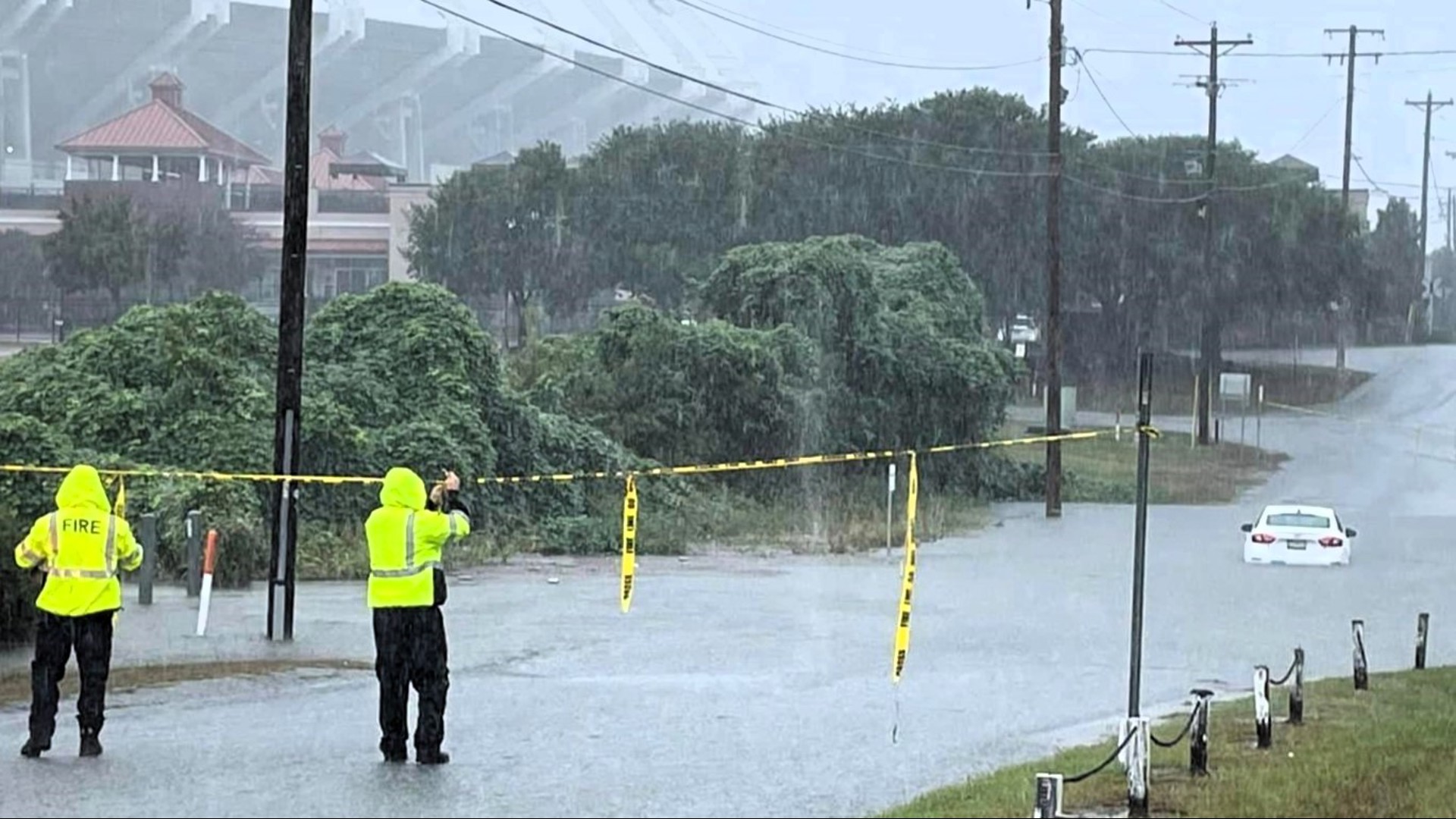 Hurricane Helene threatens South Carolina with winds and flooding ...