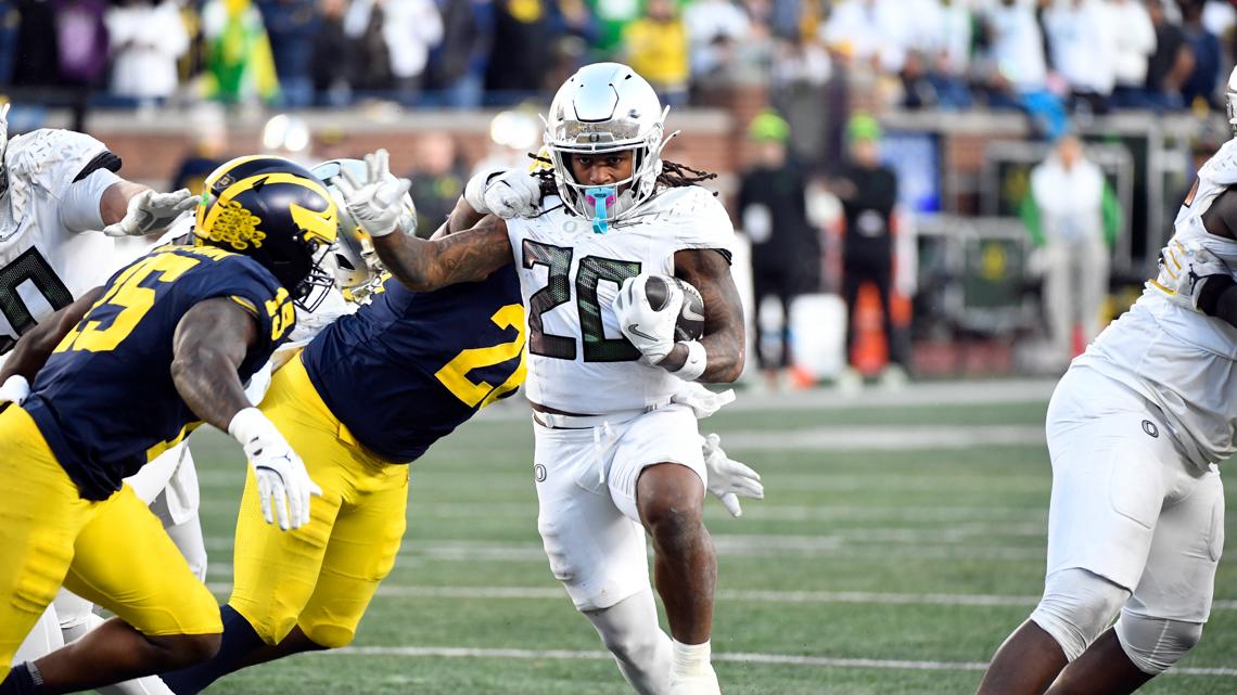 Oregon tops AP poll as CFP expands to 12 teams for title race | wltx.com