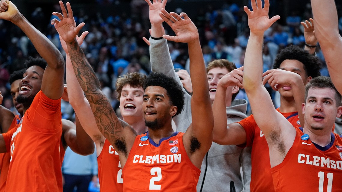 Clemson reaches the Elite Eight for the first time since 1980, beating Arizona 77-72 | wltx.com