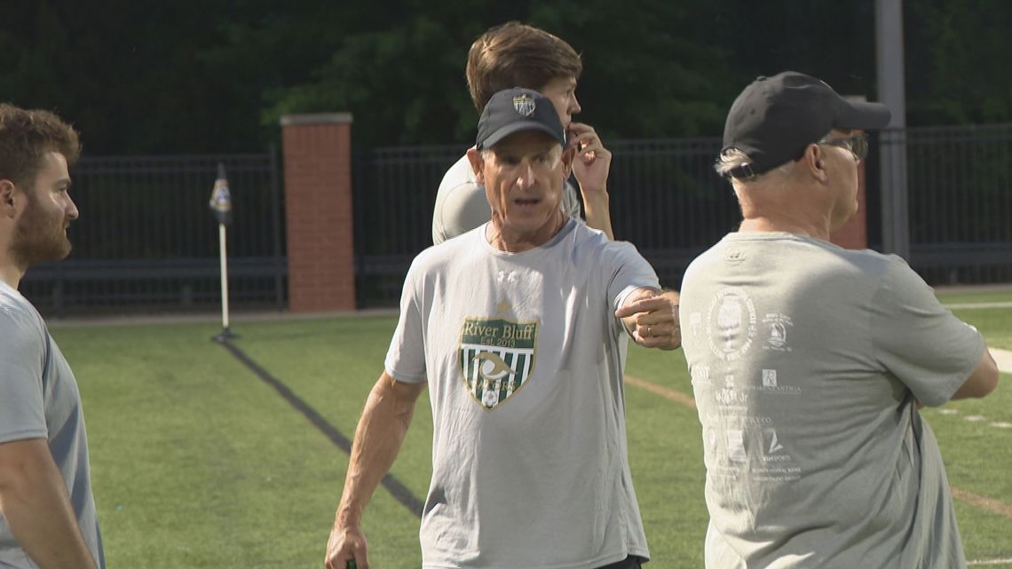 Legendary coach Phil Savitz ends 45-year career | wltx.com