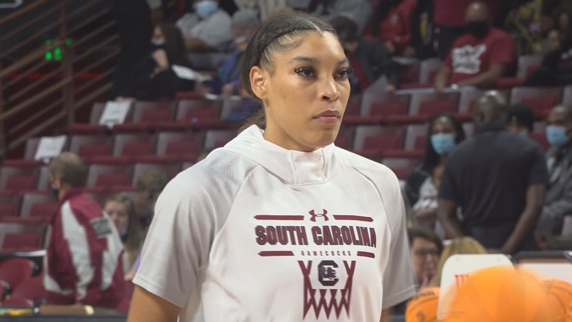 Saxton coming back for one final season with the Gamecocks | wltx.com