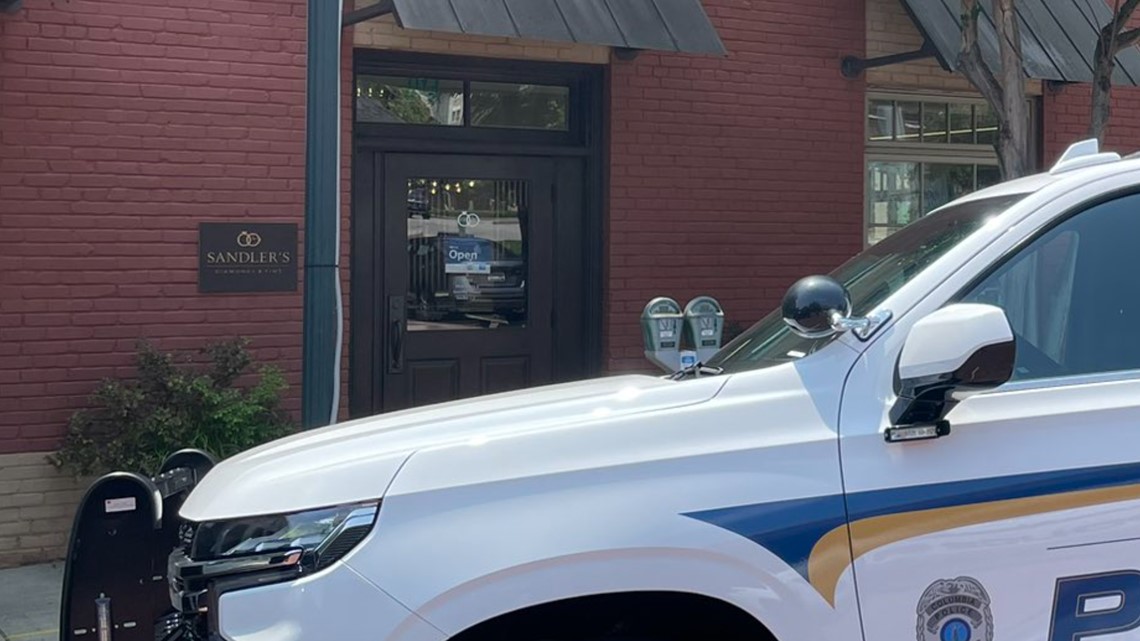 Armed robbery at Sandler's Diamonds and Time in Columbia SC | wltx.com