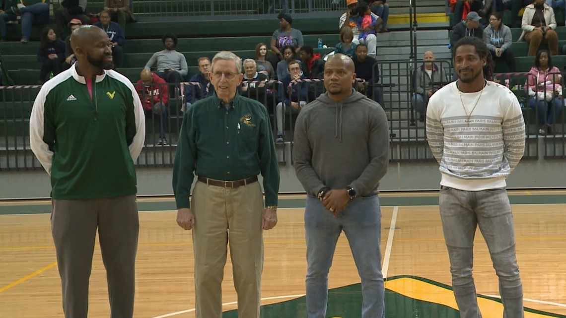 Spring Valley Hall of Famers get their recognition | wltx.com