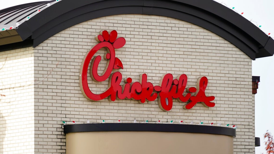 Miami Chick-fil-A sees success with 3-day workweek | wltx.com