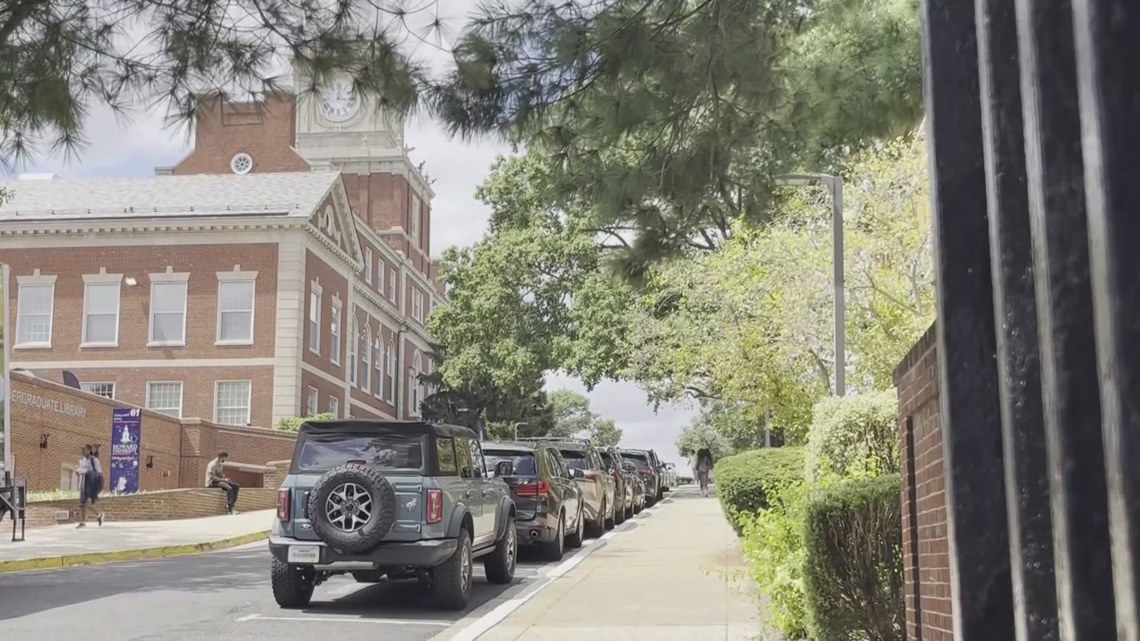Howard University sorority cheers for Kamala Harris | wltx.com