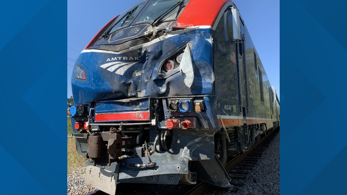 Train with passengers hits 18-wheeler in Amite | wltx.com