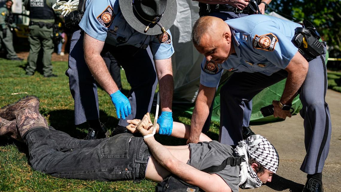 Emory University no-confidence vote President Greg Fenves | wltx.com