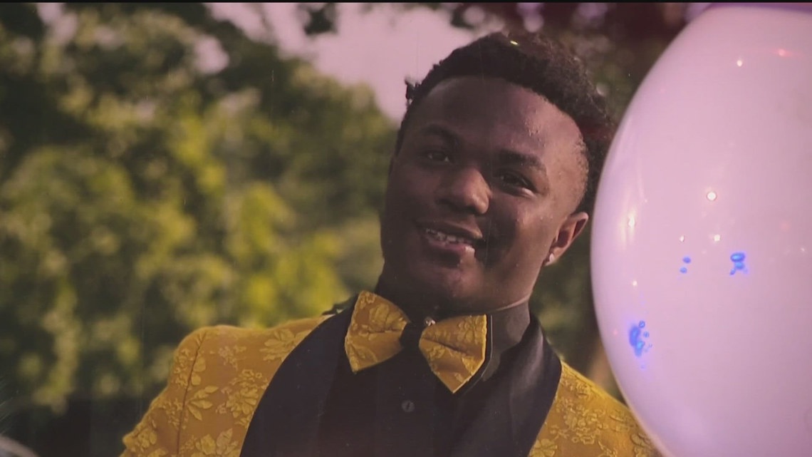 East Point vigil honors 17-year-old Kenneth Collier, Jr., shot in ...